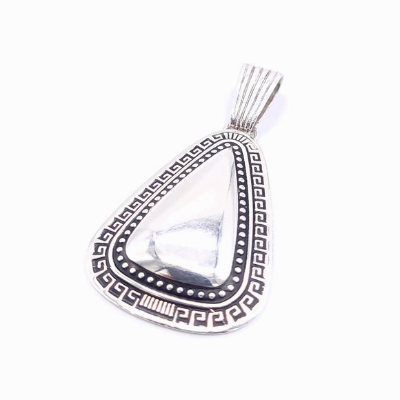 925 Sterling Silver | Jewelry | 8s Sterling Silver Triangle Pendant ...